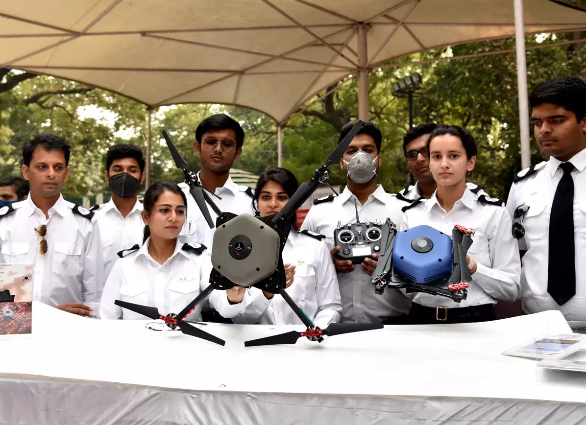 India’s first batch of certified pilot’s ready to operate drones. – UAVAI